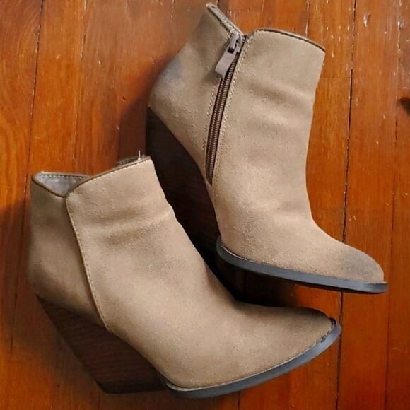 Very Volatile | Shoes | Veryvolatiletansuedebooties | Poshmark